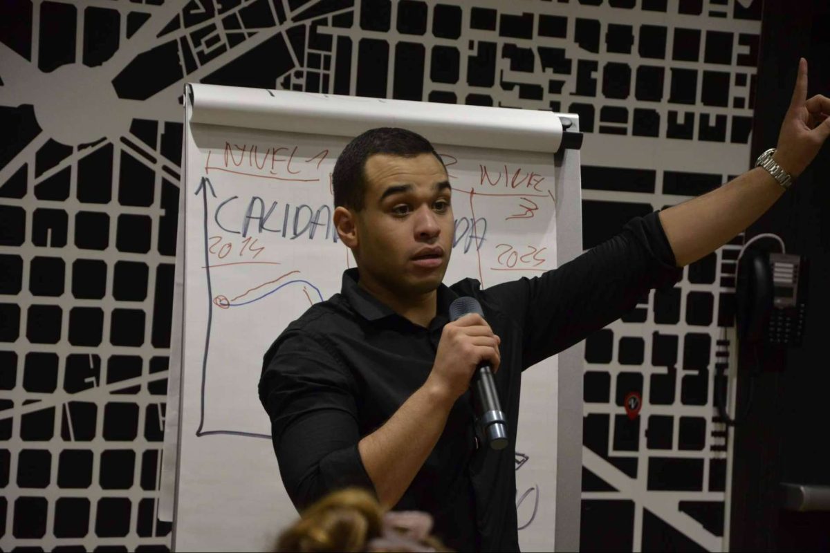 'Olvídate del éxito fácil'; Aarón Castro enseña cómo vivir de tu pasión ...